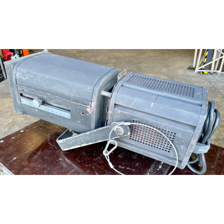 Occasion éclairage : Projecteur de découpe 614S Robert Juliat